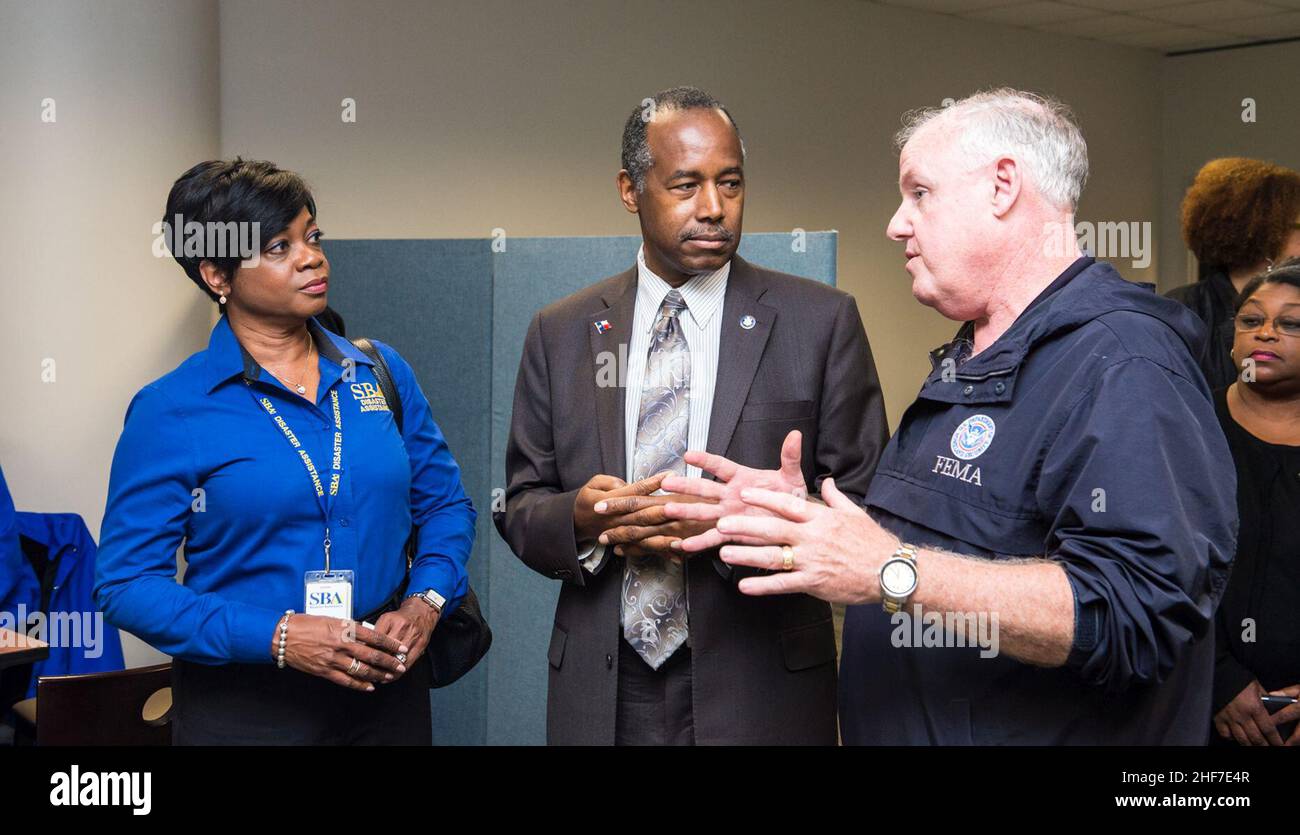 Secretary Carson with HUD and FEMA Staff at Houston Disaster Recovery ...