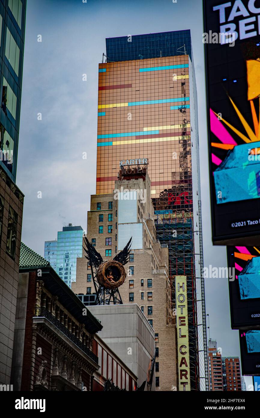 High rise times square hi-res stock photography and images - Alamy