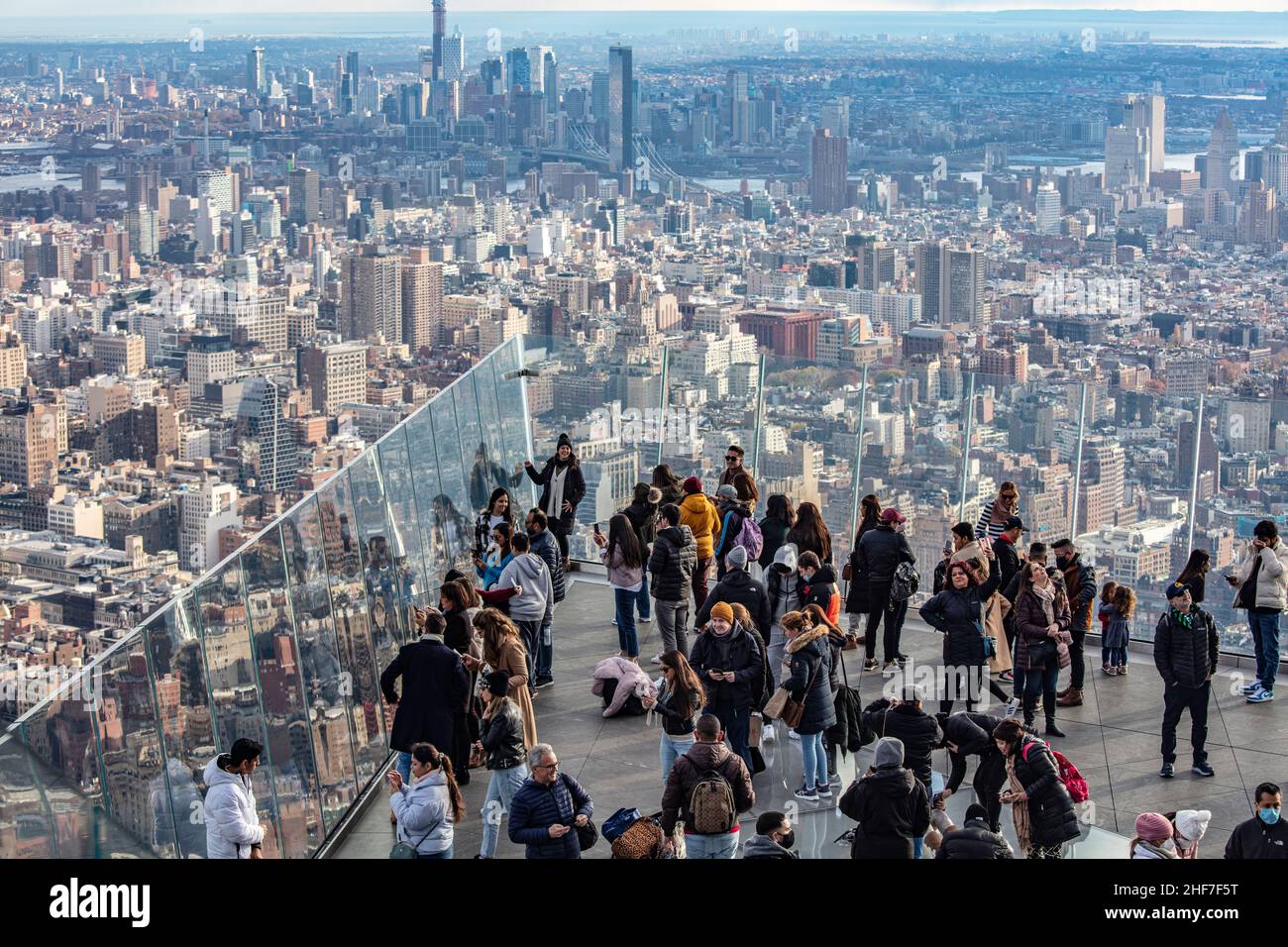 City edge hi-res stock photography and images - Alamy