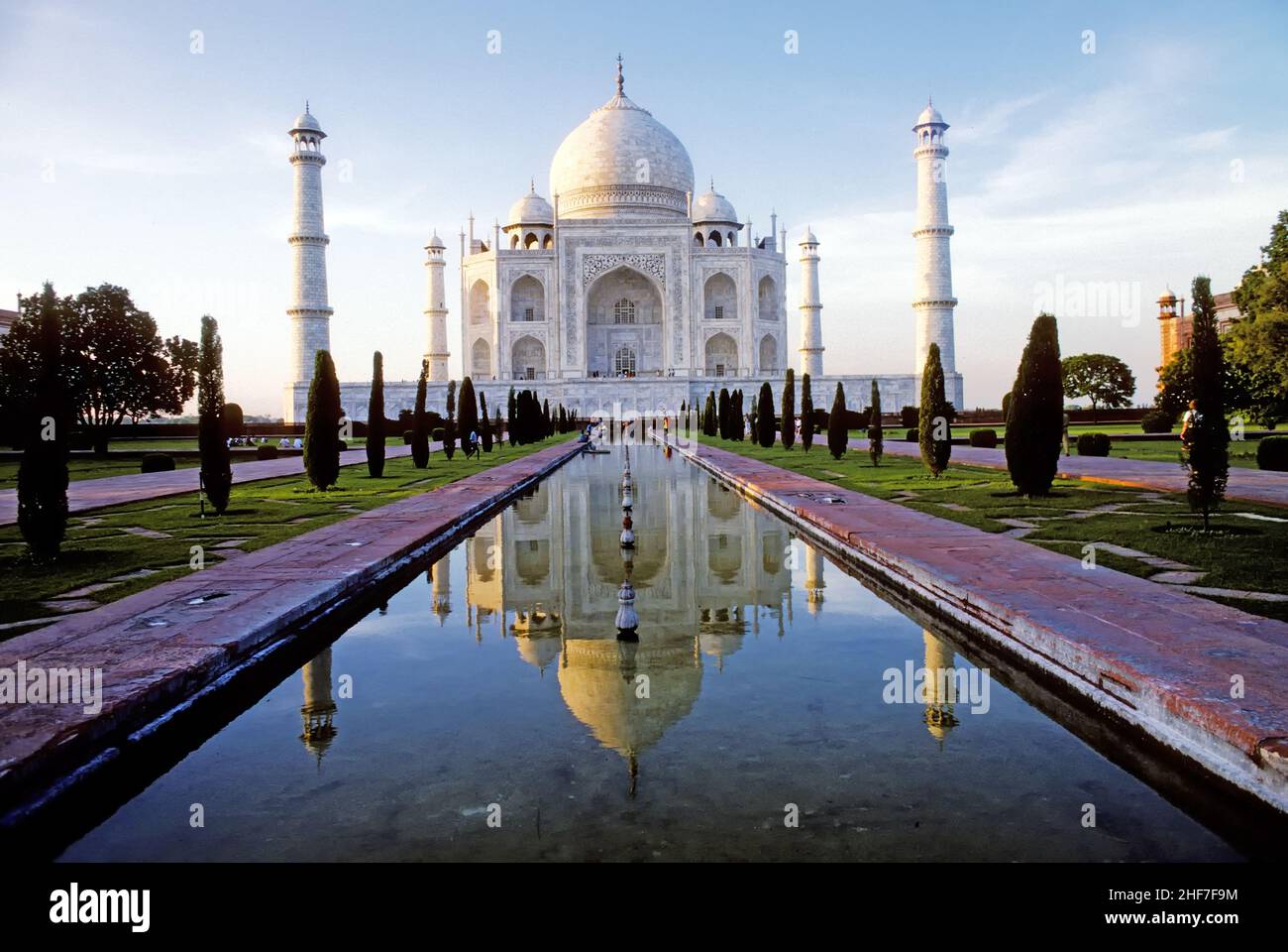White marble Taj Mahal in India, Agra, Uttar Pradesh Stock Photo - Alamy