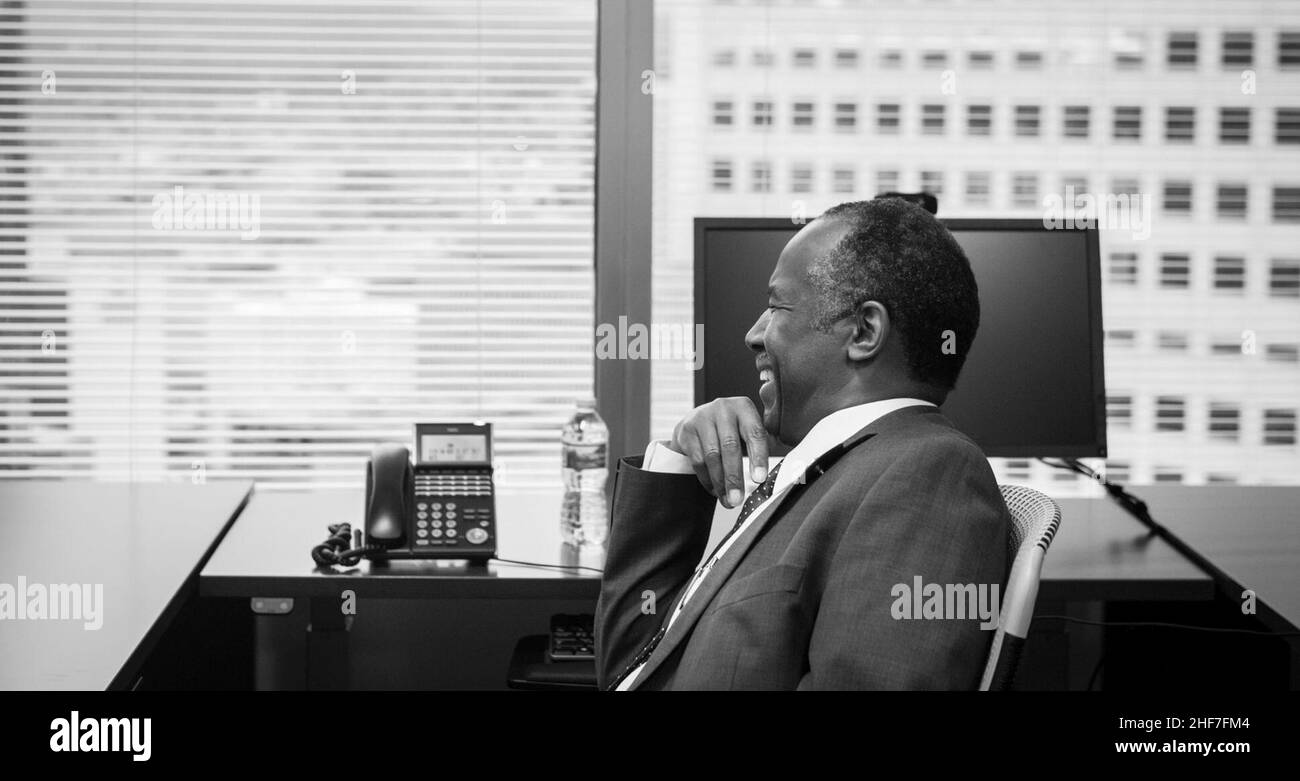 Secretary hud Black and White Stock Photos & Images - Alamy