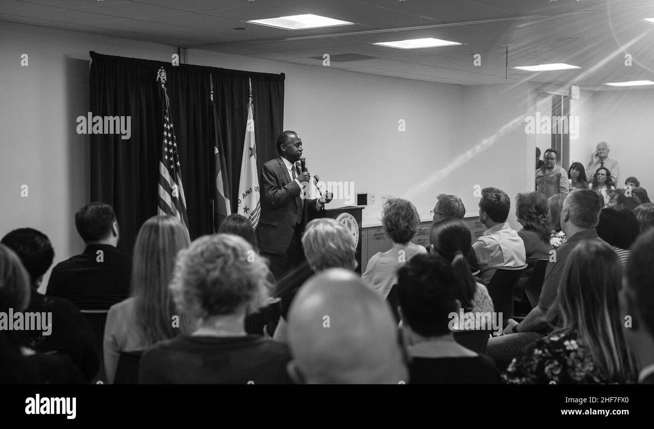 Hud field office hi-res stock photography and images - Alamy