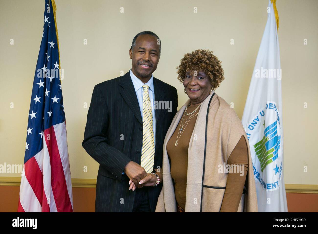 Secretary Carson visits Atlanta Field Office (26469425729 Stock Photo ...
