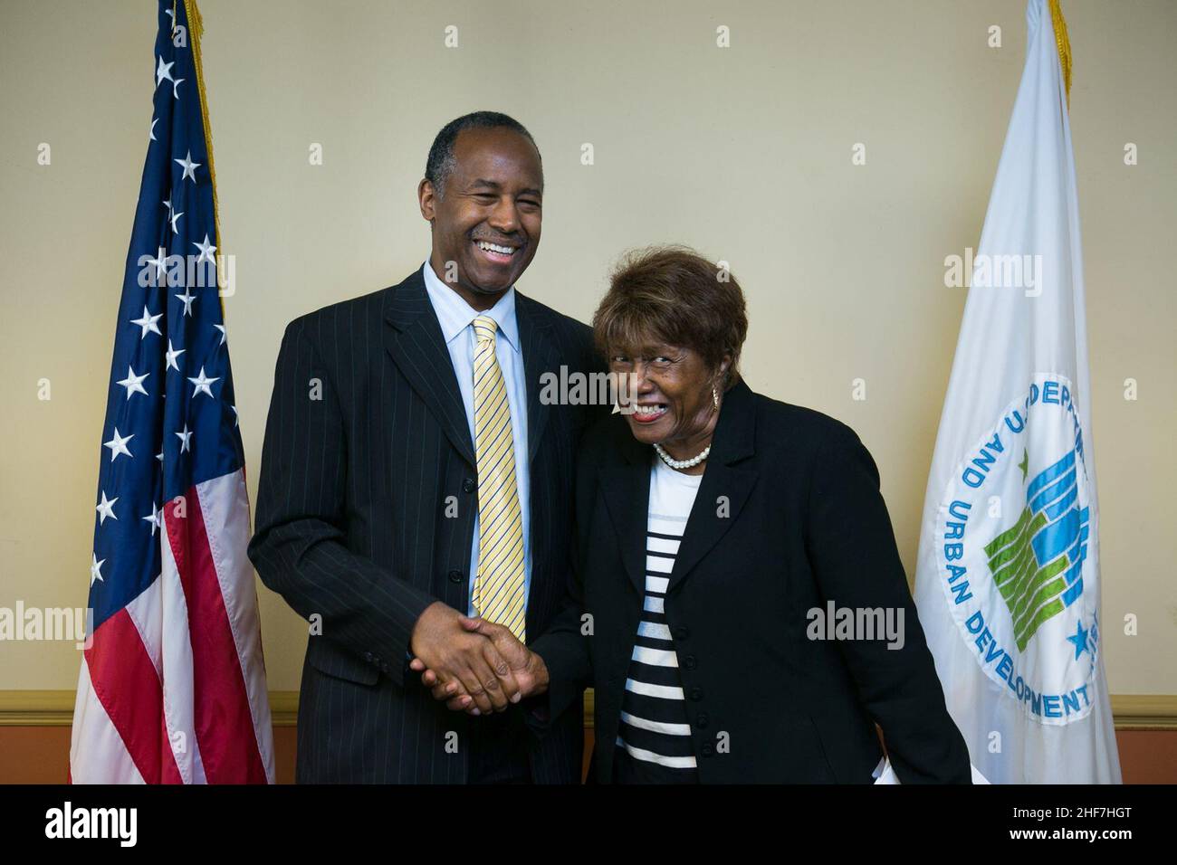 Secretary Carson visits Atlanta Field Office (24373870348 Stock Photo ...