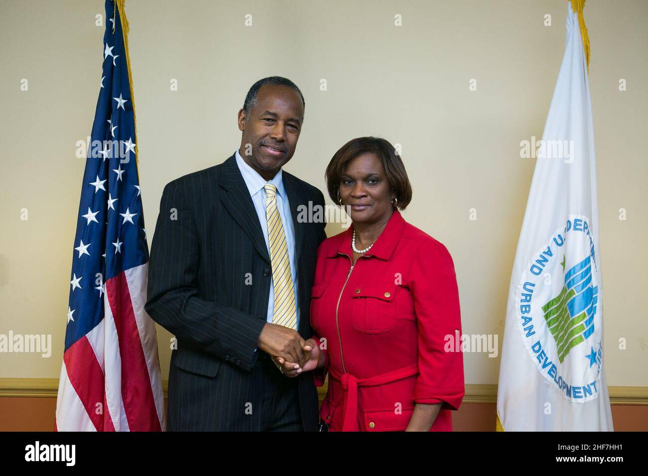 Secretary Carson visits Atlanta Field Office (24373870548 Stock Photo ...