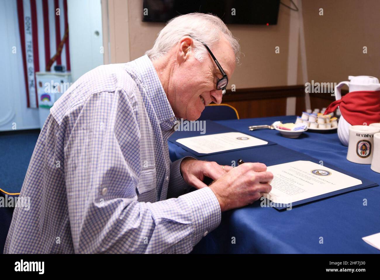 SECNAV visits Deployed Hopper Crew on Thanksgiving 171123 Stock Photo ...