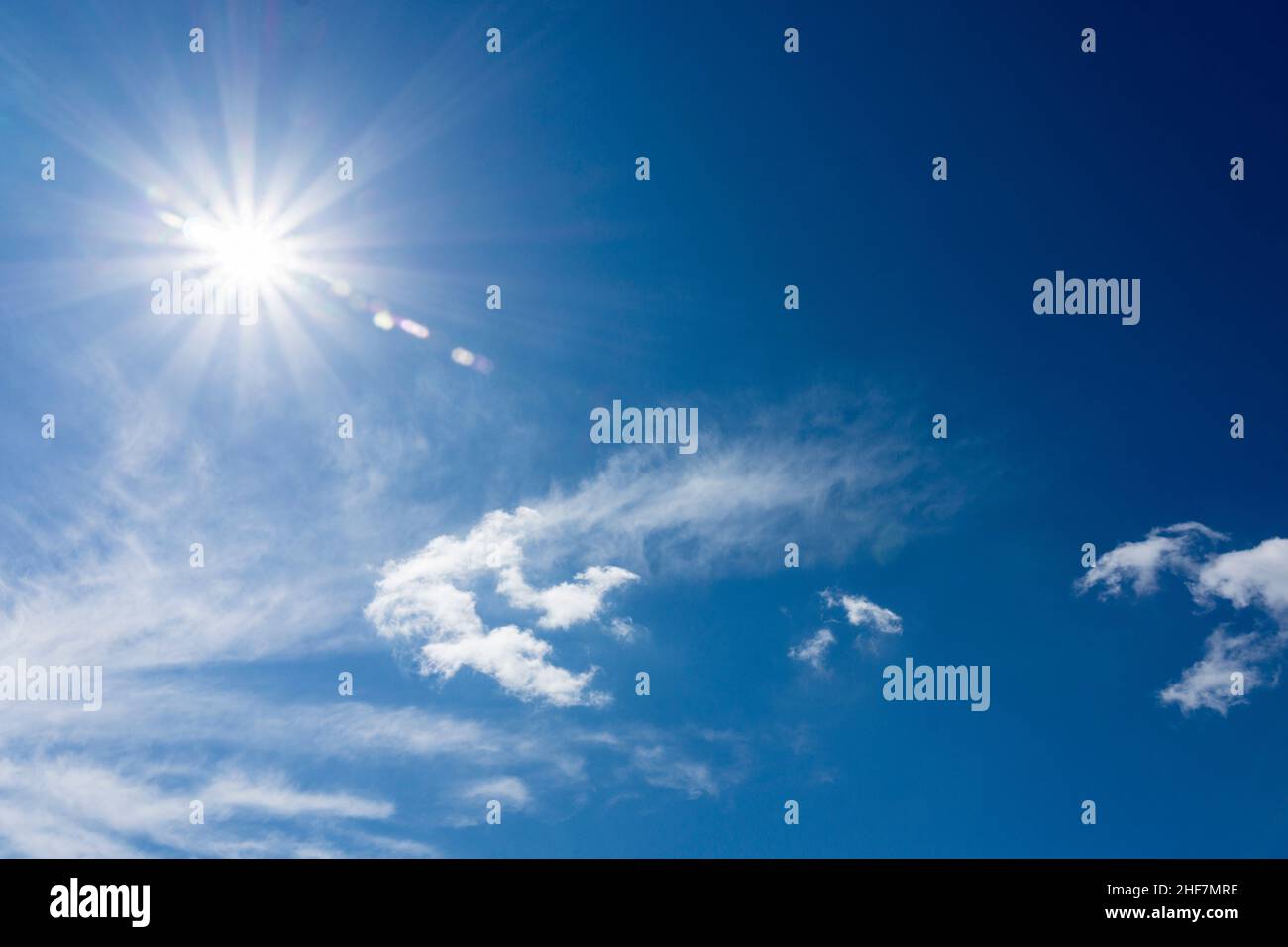 Loose cloud cover hi-res stock photography and images - Alamy