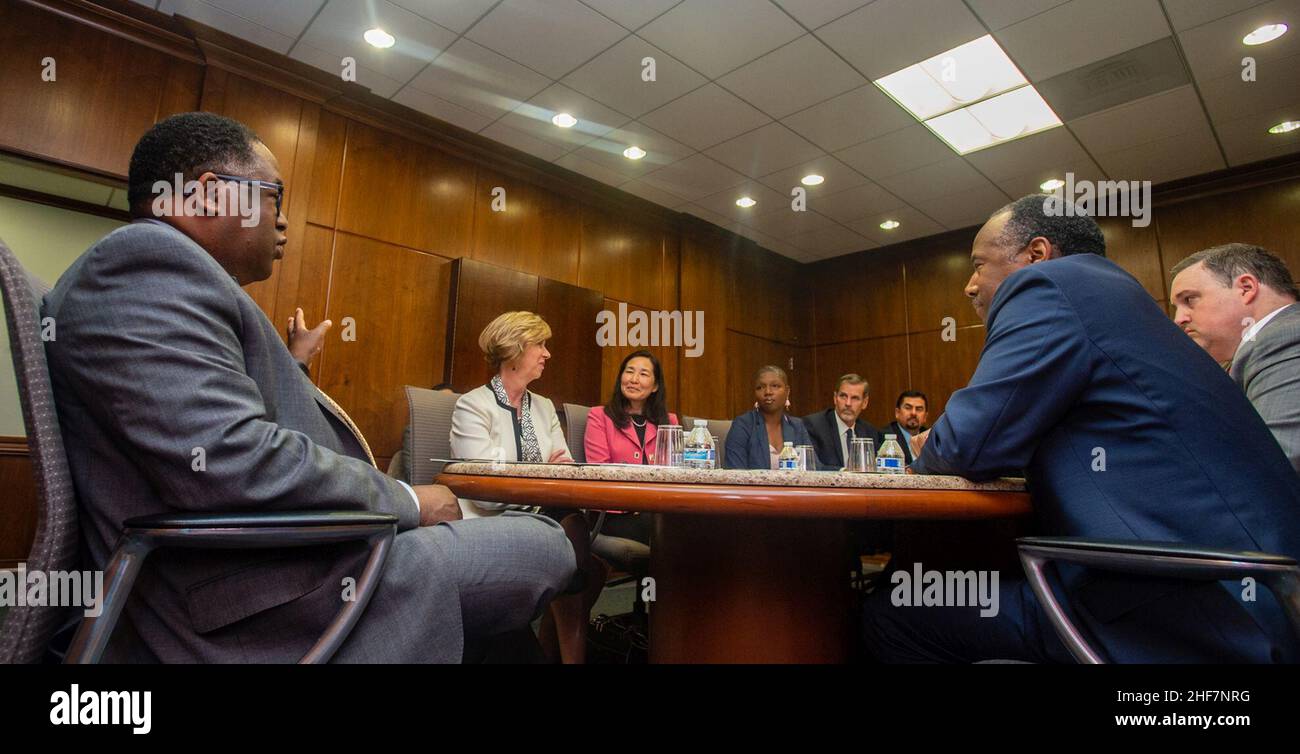 Secretary Carson Visits Los Angeles (27873723678 Stock Photo - Alamy
