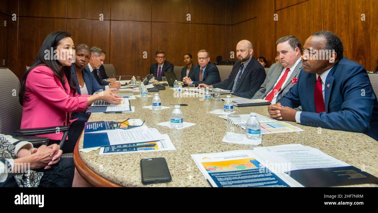 Secretary Carson Visits Los Angeles (41701946632 Stock Photo - Alamy