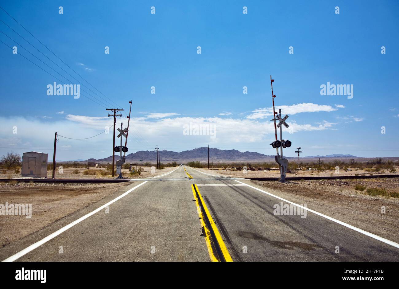 Unguarded railway crossing hi-res stock photography and images - Alamy