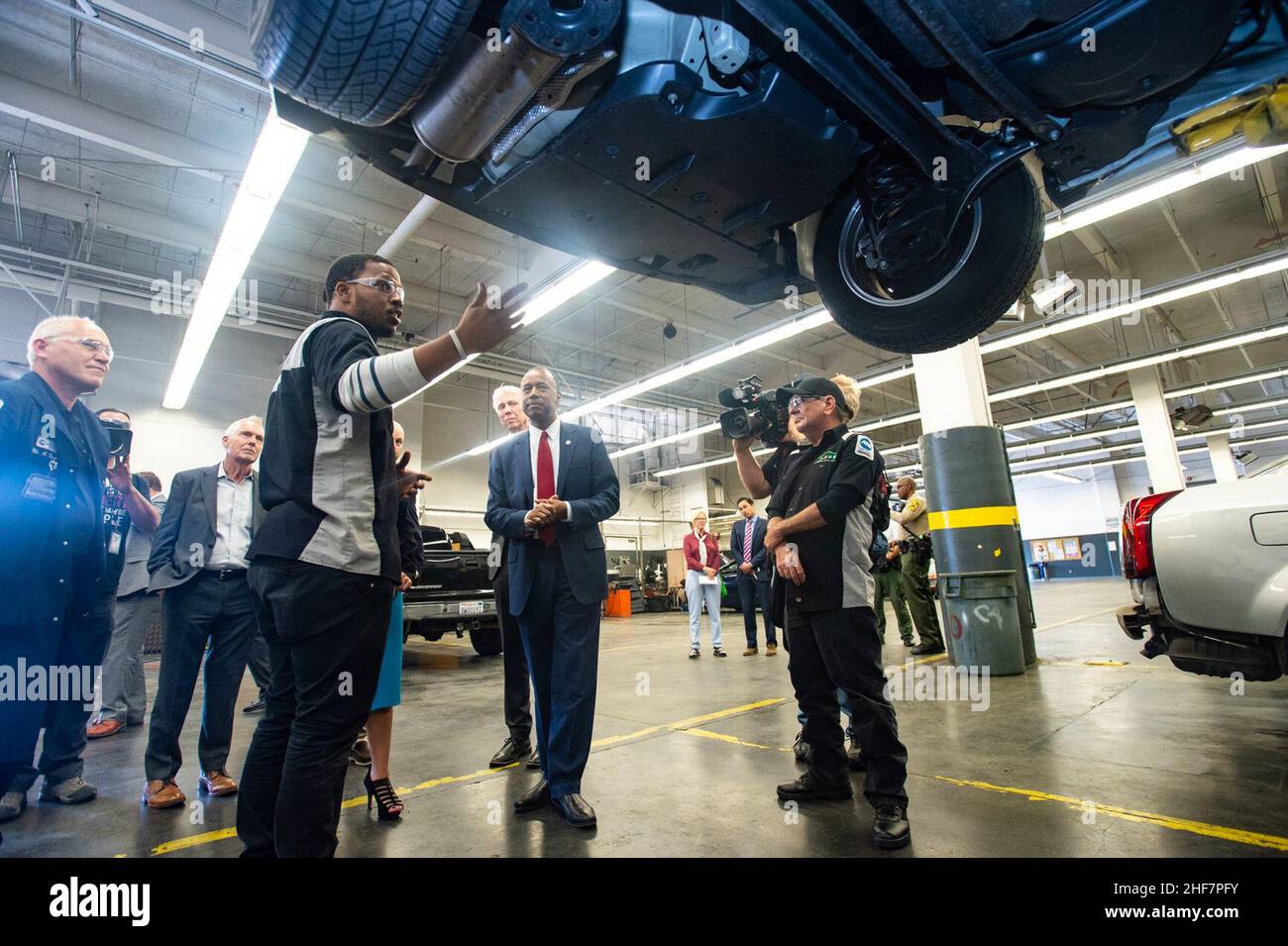 Secretary Carson Visits Los Angeles (26874567747 Stock Photo - Alamy