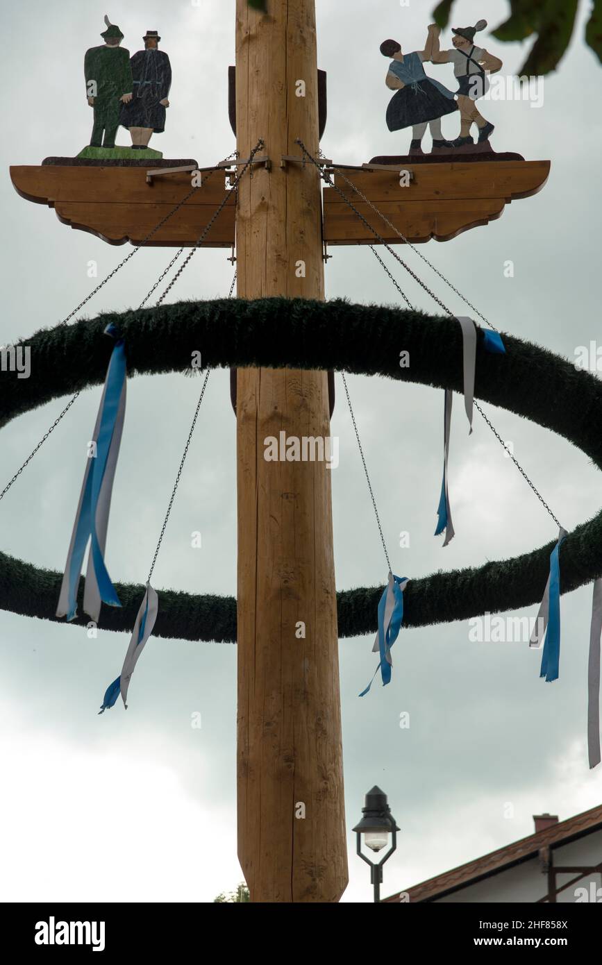 Traditional wreaths hi-res stock photography and images - Alamy