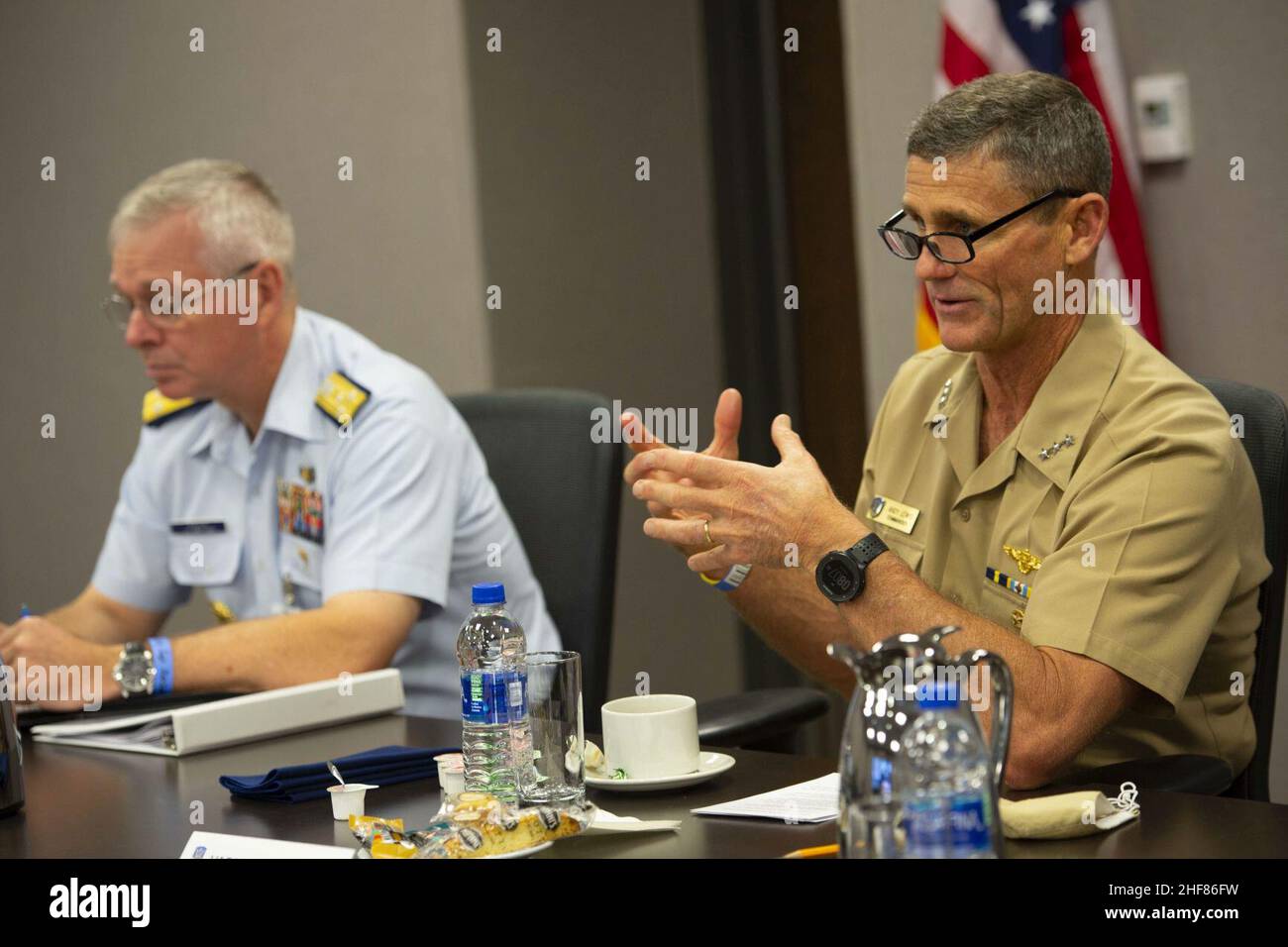 Tri party staff talks hi-res stock photography and images - Alamy