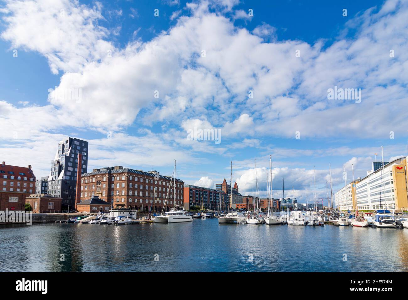 Port basin hi-res stock photography and images - Alamy