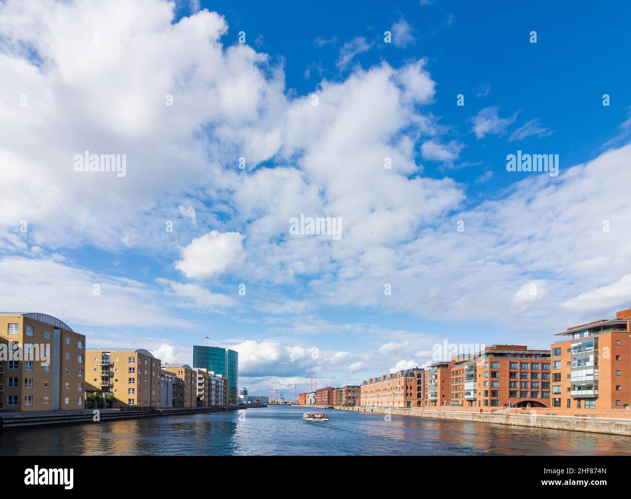 Old port basin hi-res stock photography and images - Alamy