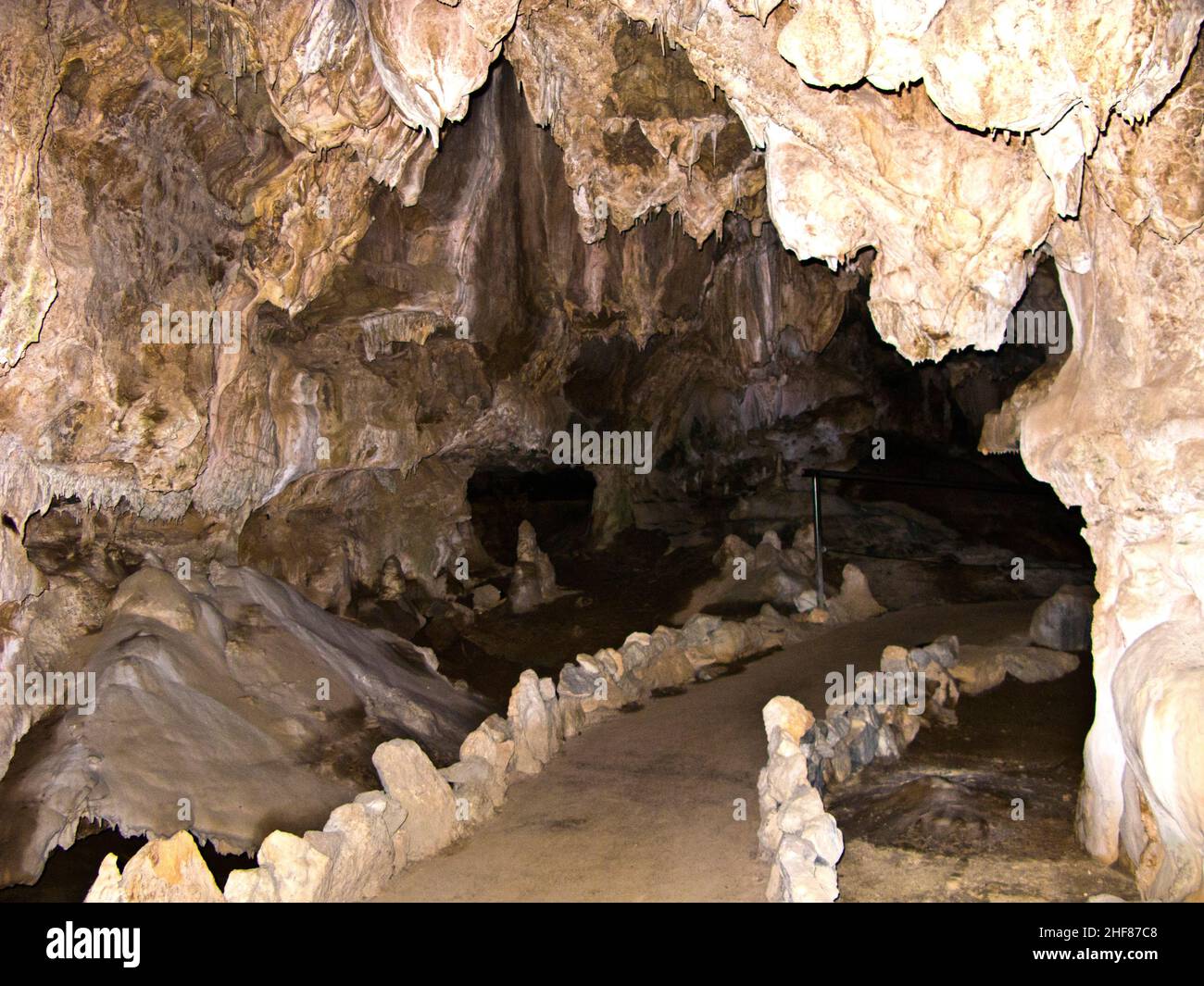 Crystal cave formation hi-res stock photography and images - Alamy