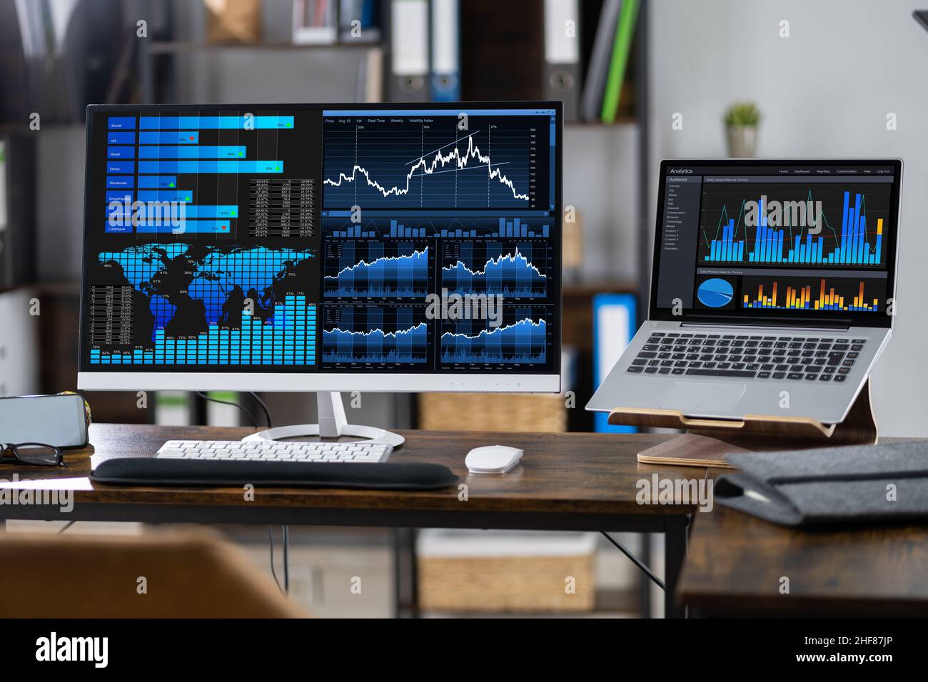 Analytics Data KPI Dashboard On Office Computer Stock Photo - Alamy