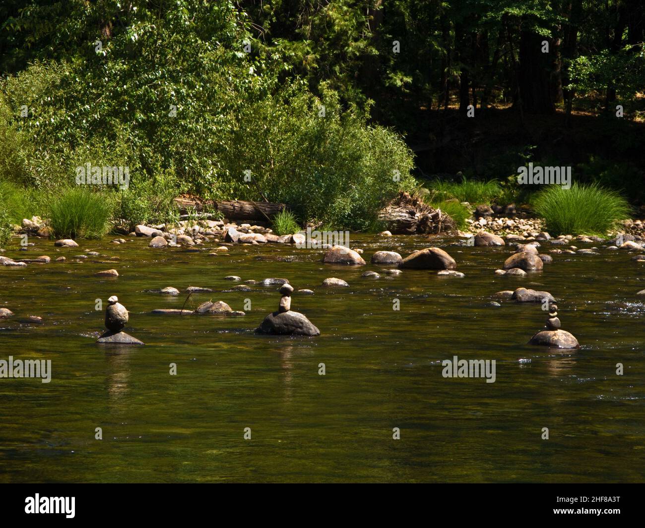 Looking at signs hi-res stock photography and images - Alamy