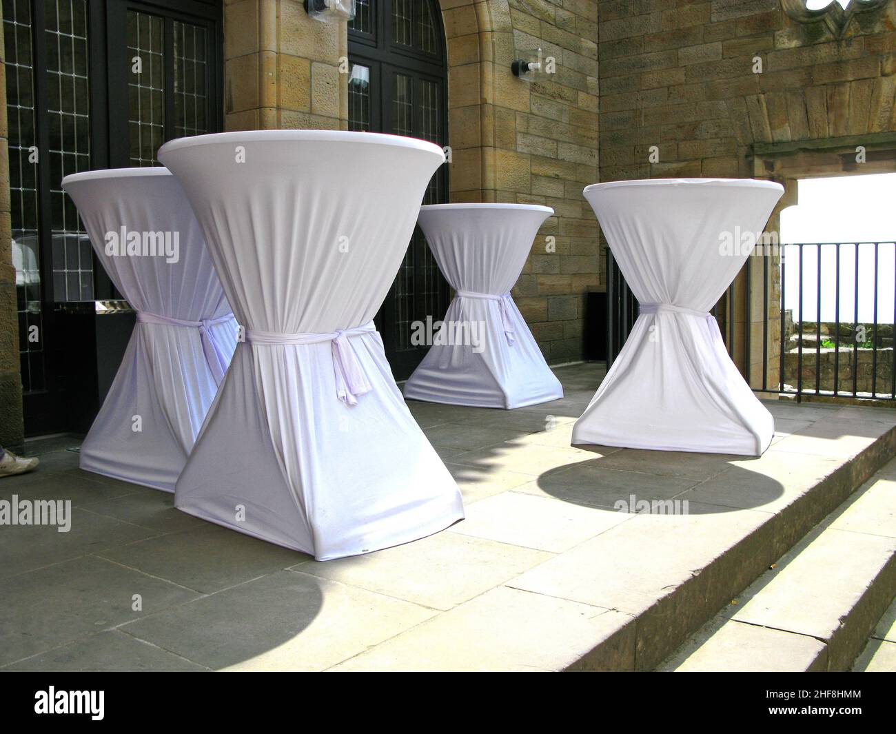 Poser table hi-res stock photography and images - Alamy