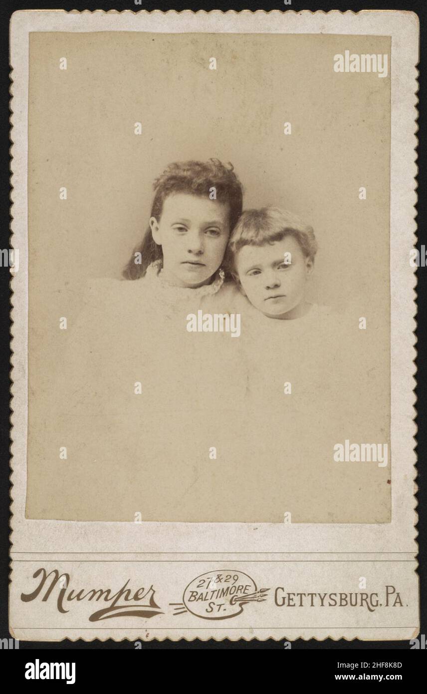 Sarah and Susan Wilson) - Mumper Stock Photo - Alamy