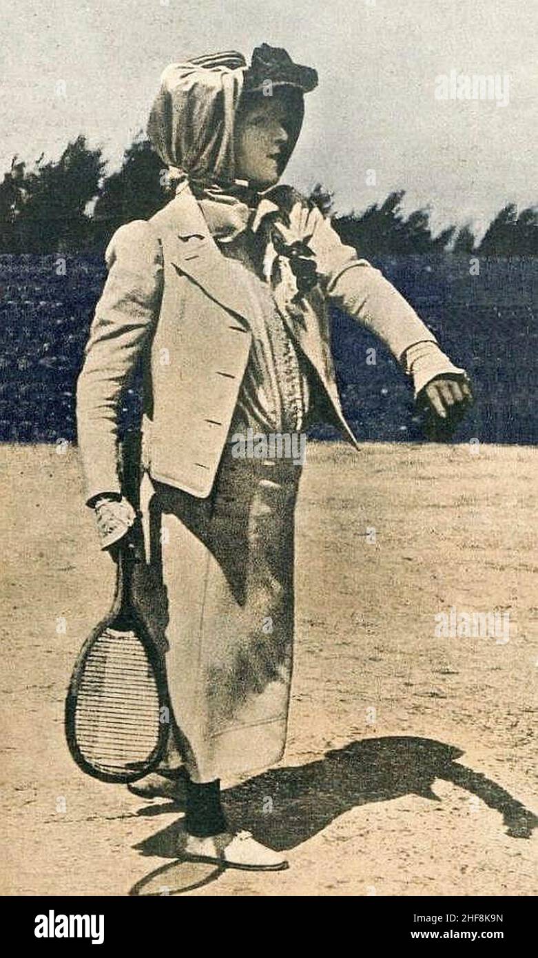 Sarah Bernard en tenniswoman en 1905 Stock Photo - Alamy