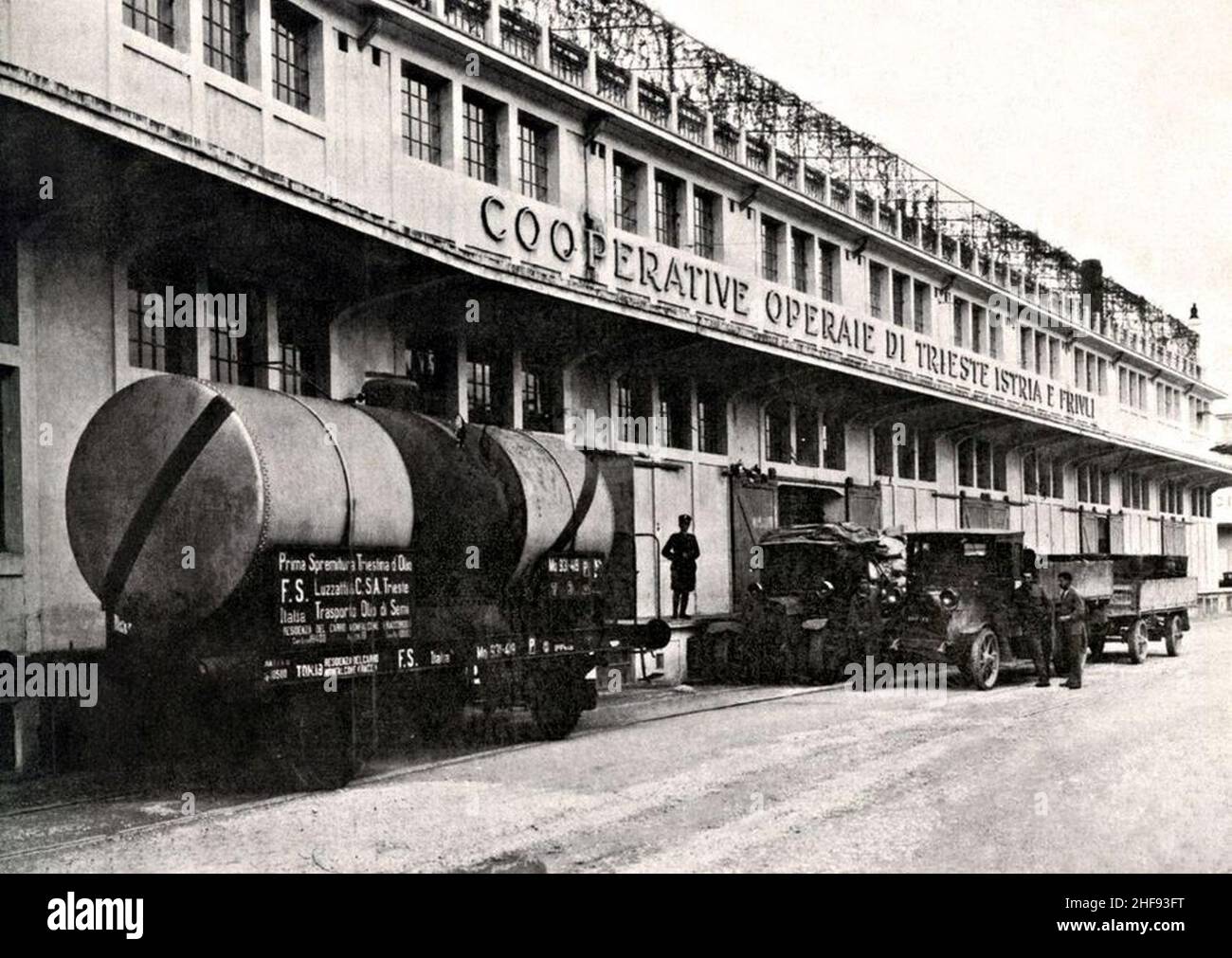 Scalo ferroviario delle Cooperative Operaie di Trieste Stock Photo - Alamy