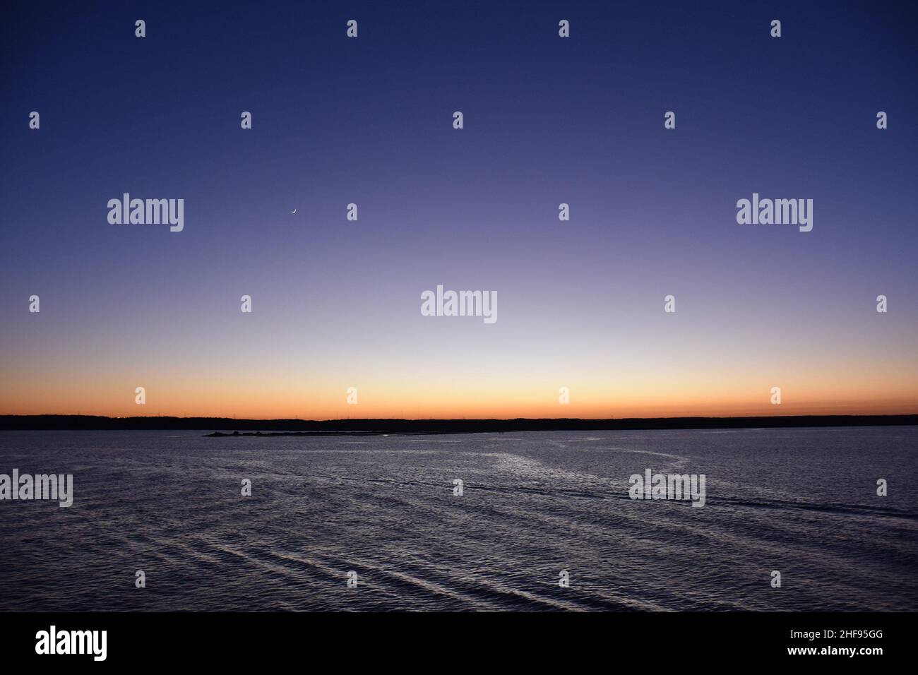 Sailors from U.S. Naval Meteorology and Oceanography Command and staff ...