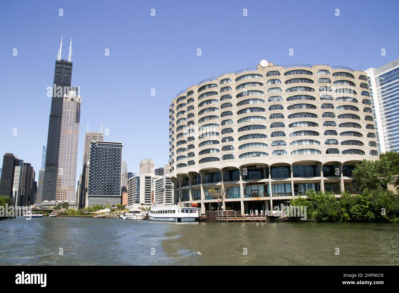 Willis Tower & Chicago River views, Chicago Stock Photo - Alamy