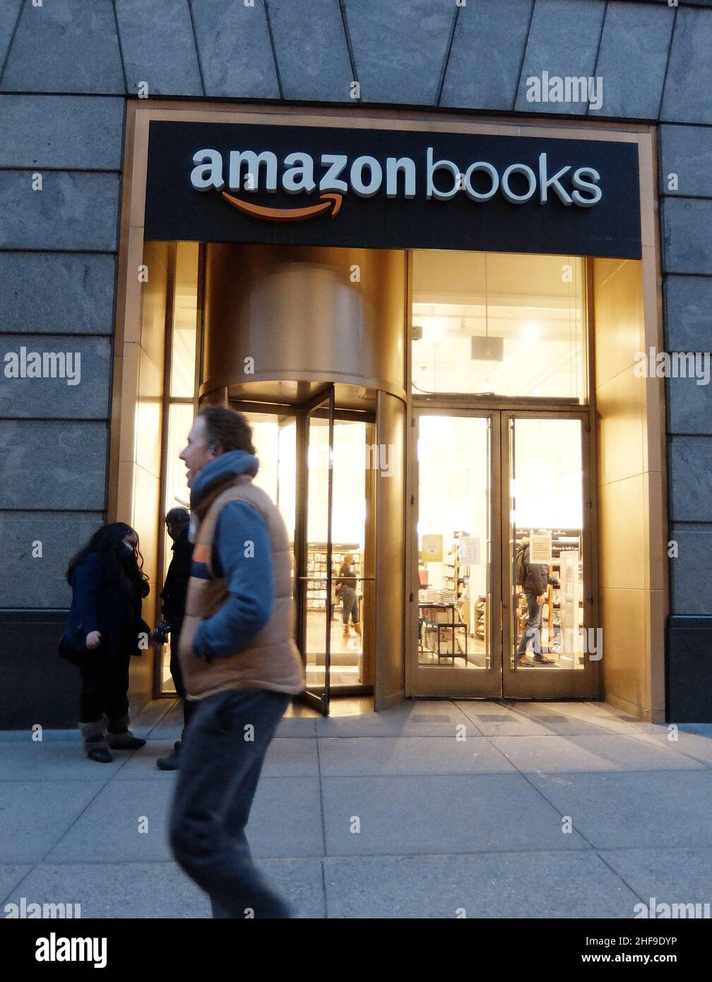 Retail books hi-res stock photography and images - Alamy