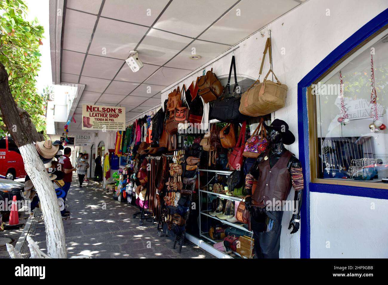 Mexican shop front hi-res stock photography and images - Alamy