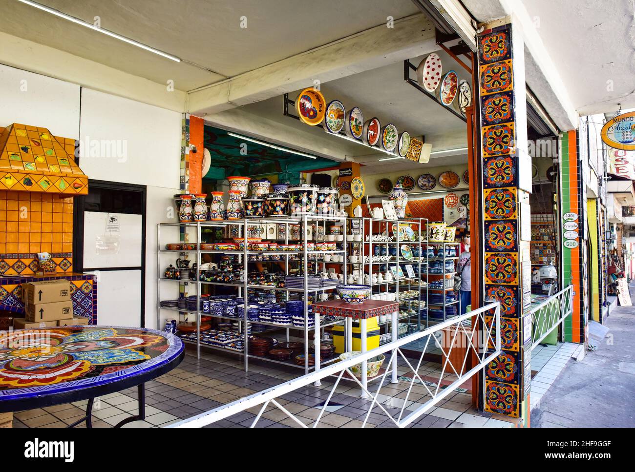 Mexican shop front hi-res stock photography and images - Alamy