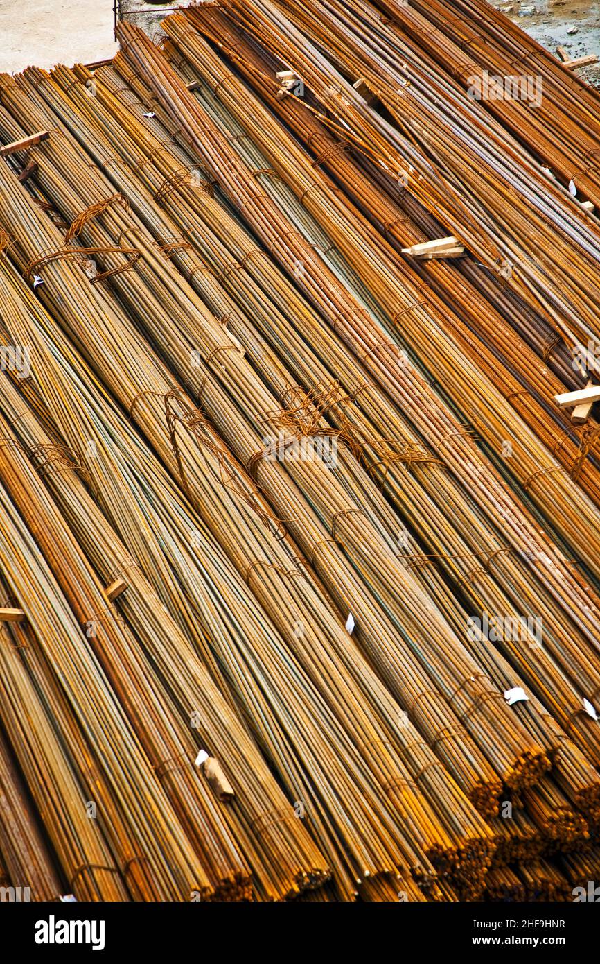 iron for concrete armoring at the construction site Stock Photo - Alamy