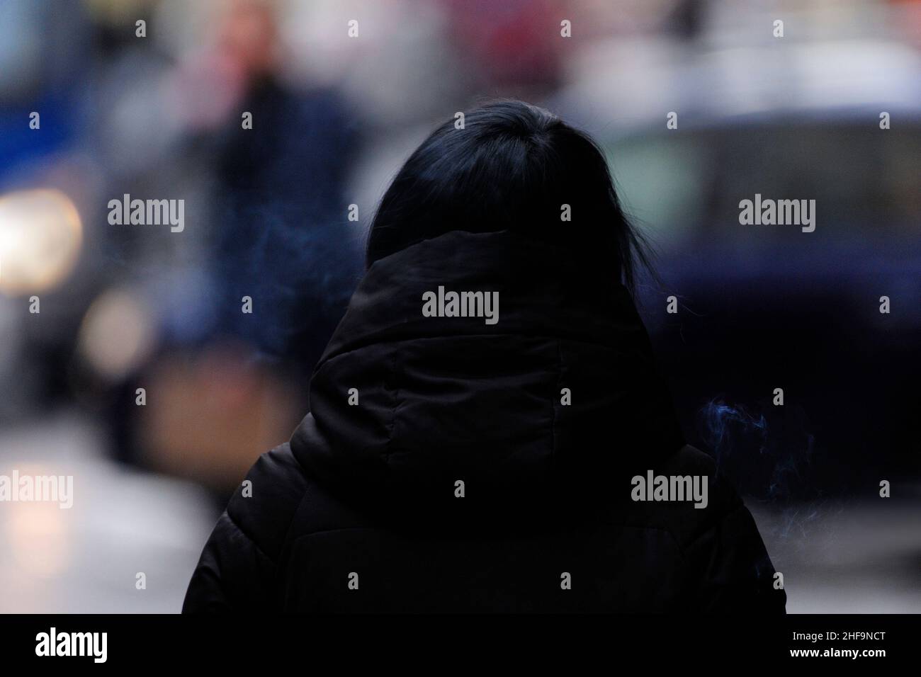 Human crowd street hi-res stock photography and images - Alamy