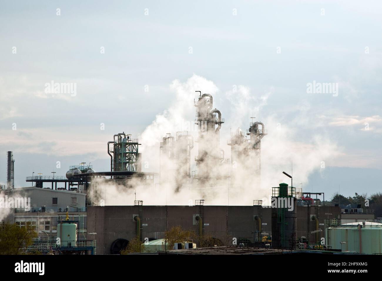 Catalytic cracking plant hi-res stock photography and images - Alamy