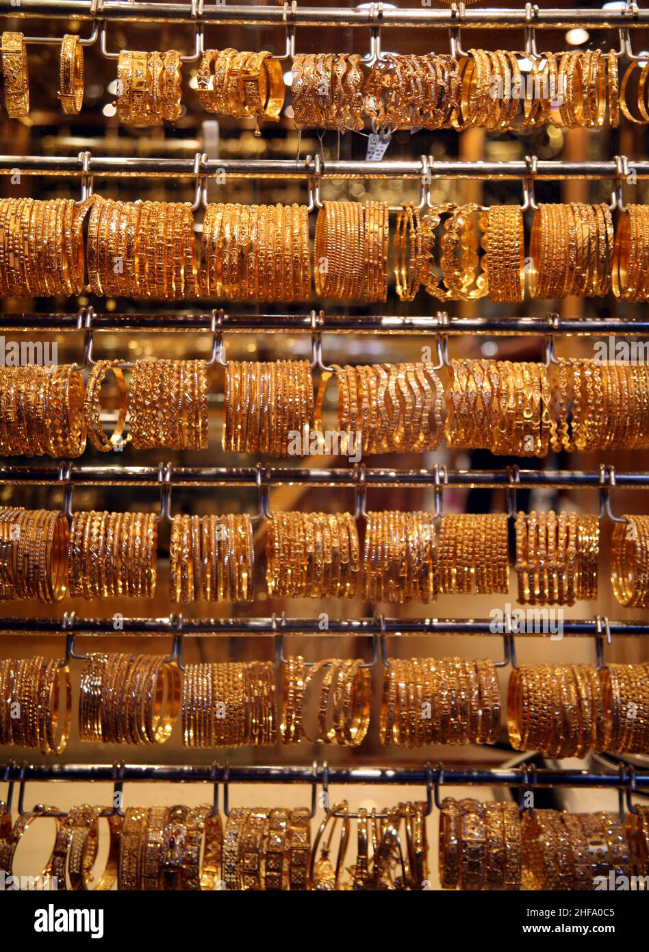 Gold shop in Muttrah souq , Sultanate of Oman Stock Photo - Alamy