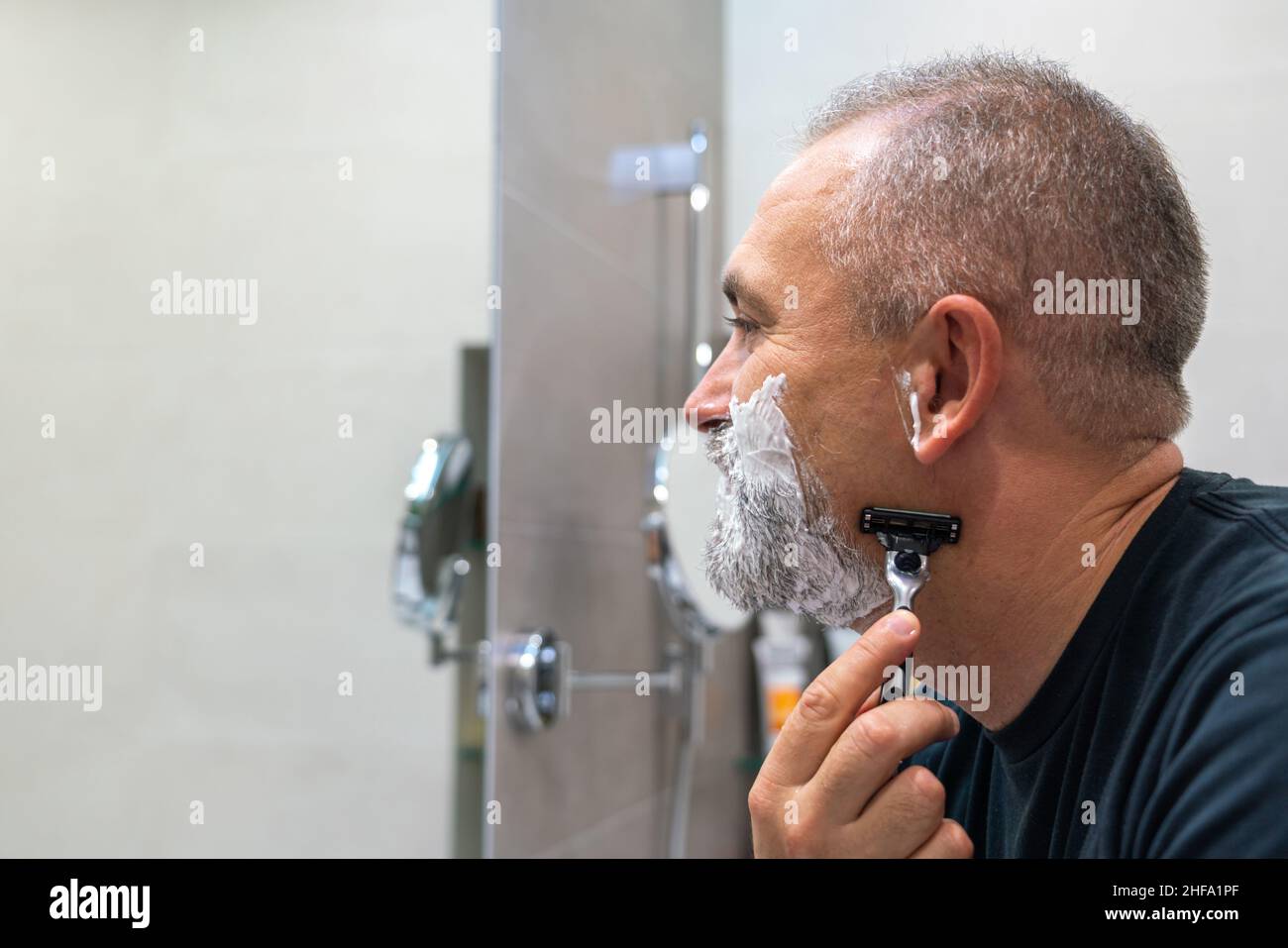 Shaving a beard off hi-res stock photography and images - Alamy