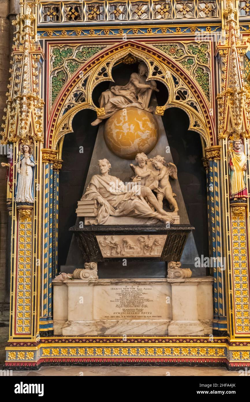 Memorial statue of isaac newton hi-res stock photography and images - Alamy