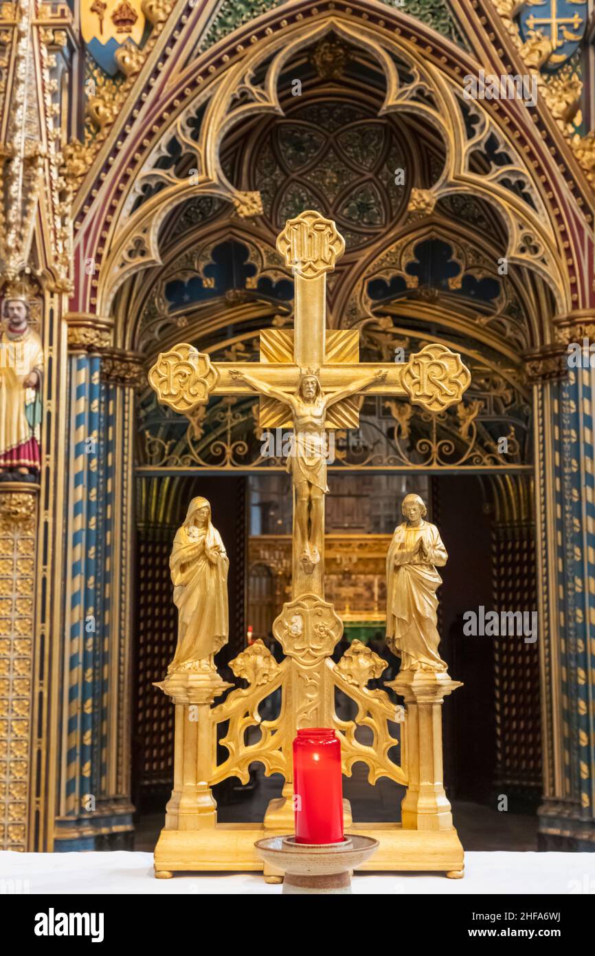England, London, Westminster Abbey, The Nave Altar Cross Stock Photo ...