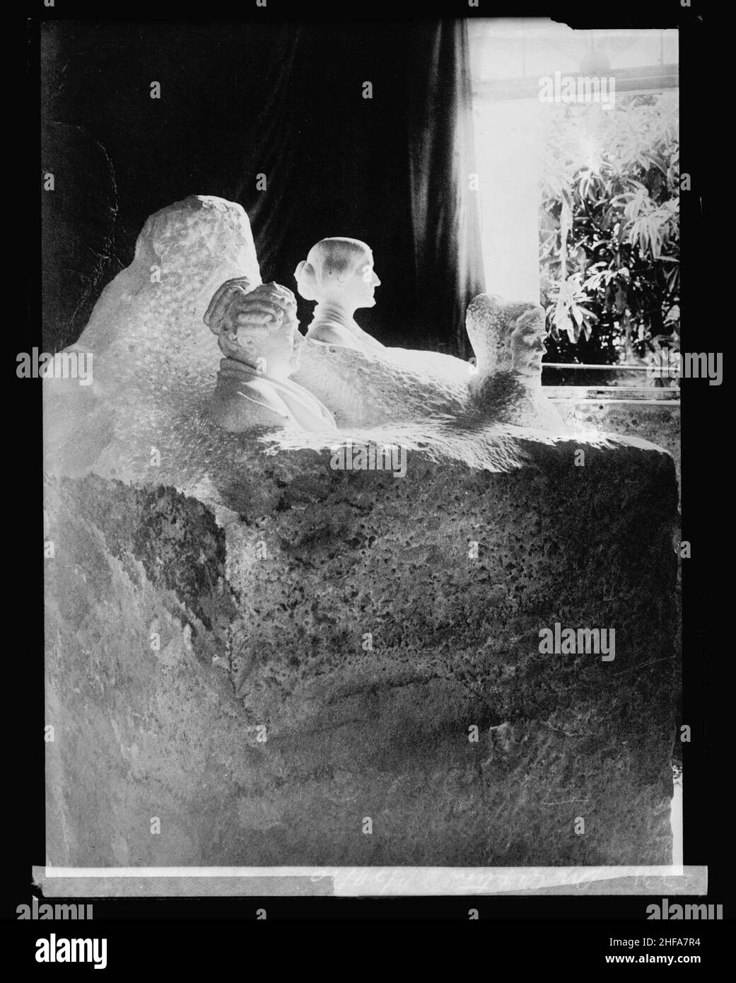 Three female heads hi-res stock photography and images - Alamy