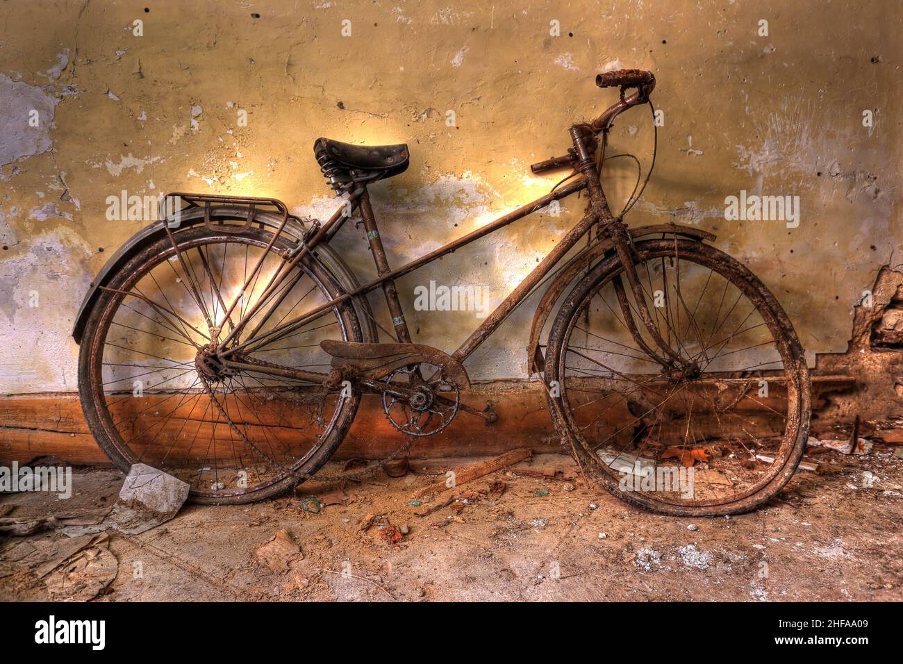 Abandoned bicycle in a discarded house Stock Photo - Alamy