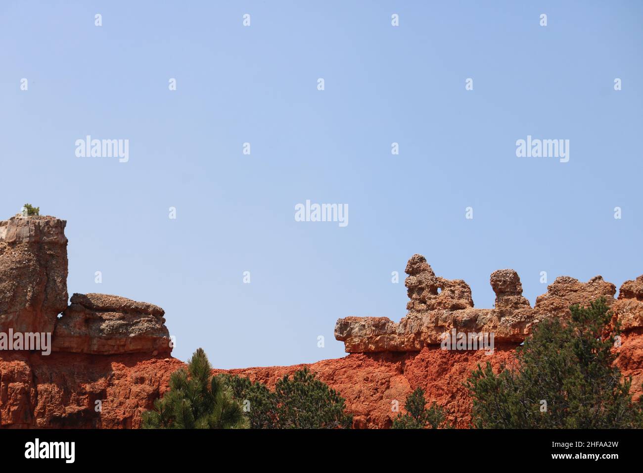 I can see faces in the rocks Stock Photo - Alamy