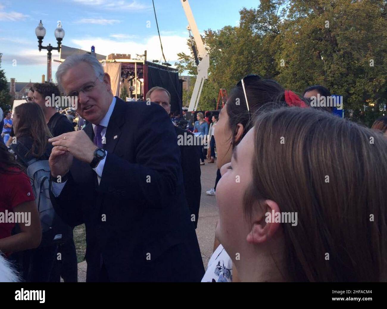 Debate reportage hi-res stock photography and images - Alamy