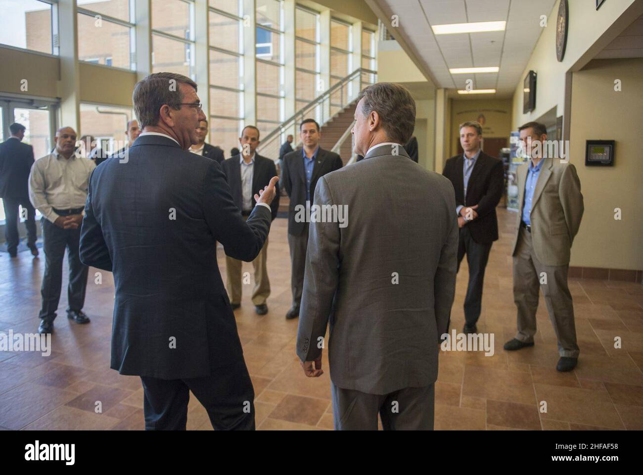 Secretary of Defense Ash Carter speaks withe Defense Innovation Unit ...