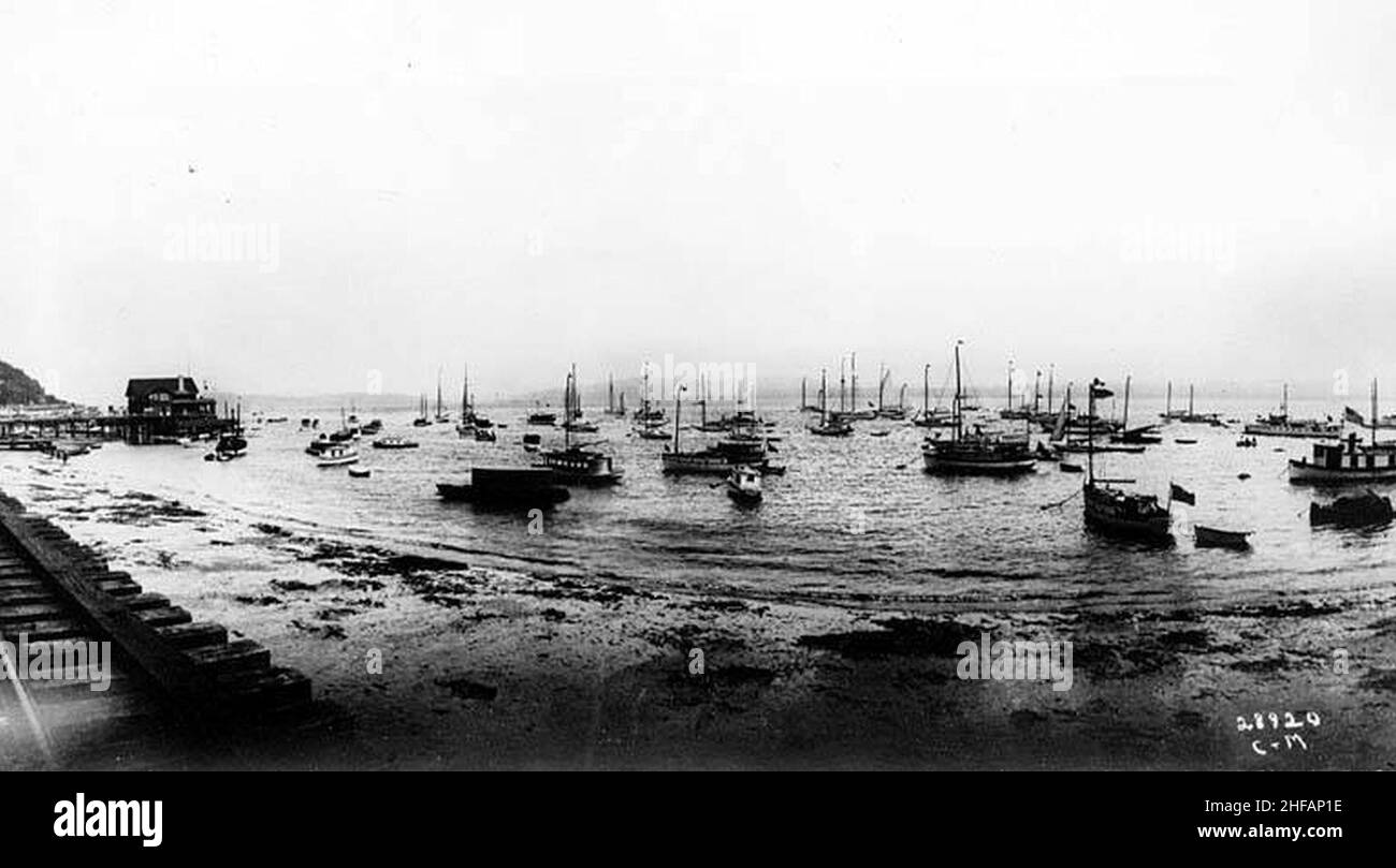 Seattle yacht club hi-res stock photography and images - Alamy