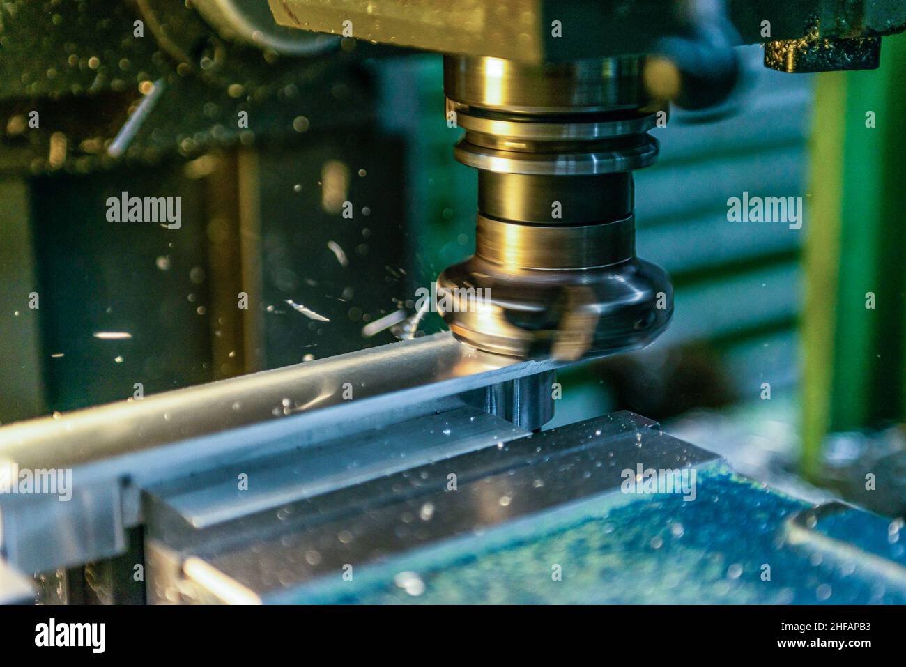 industrial metalworking cutting process by cnc milling cutter machine ...