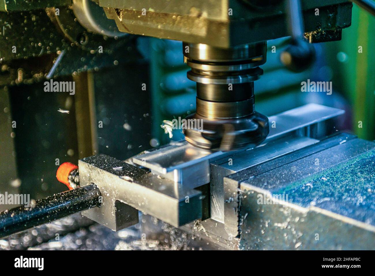 industrial metalworking cutting process by cnc milling cutter machine ...