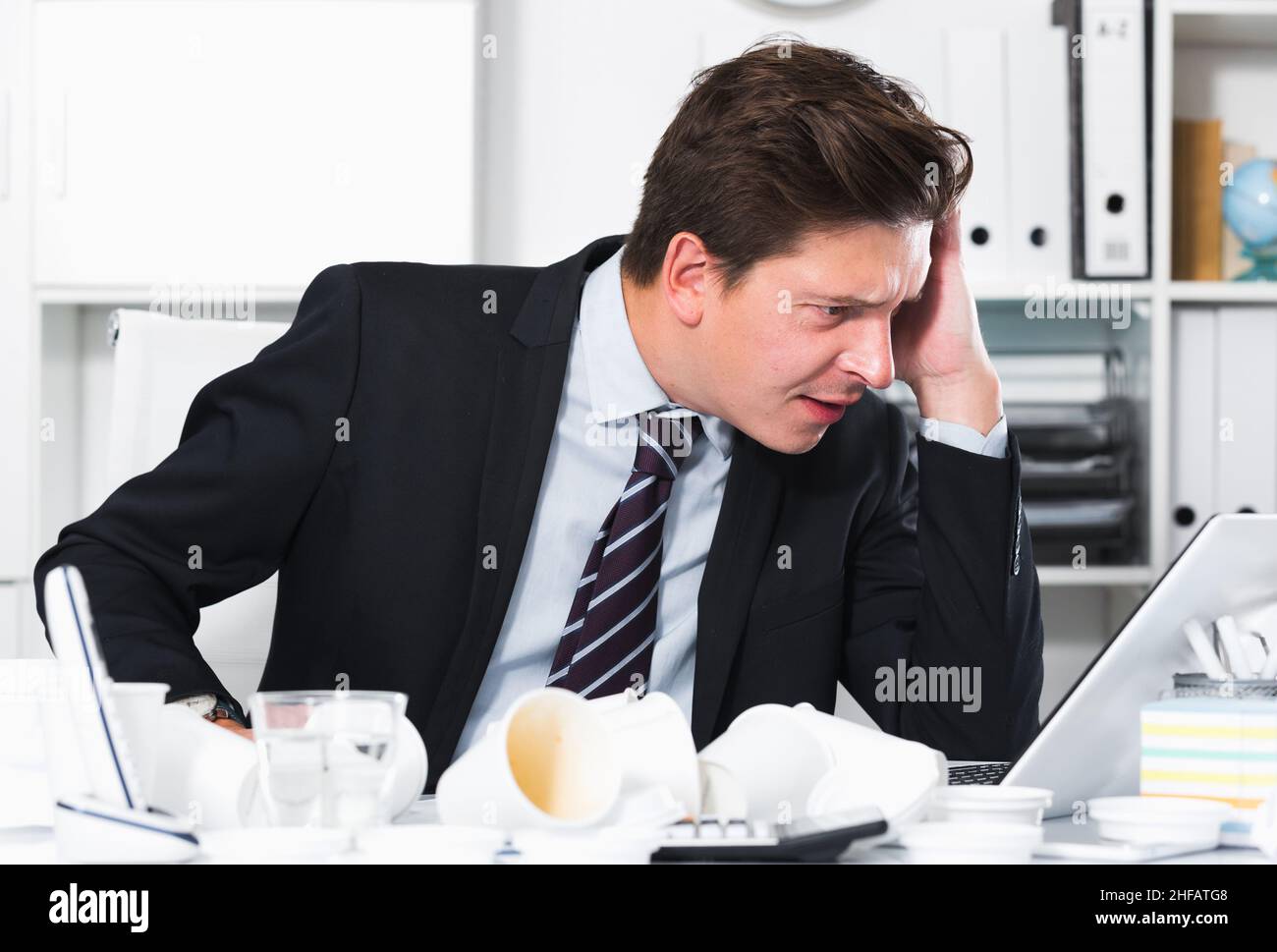 Businessman in businesslike suit hi-res stock photography and images ...