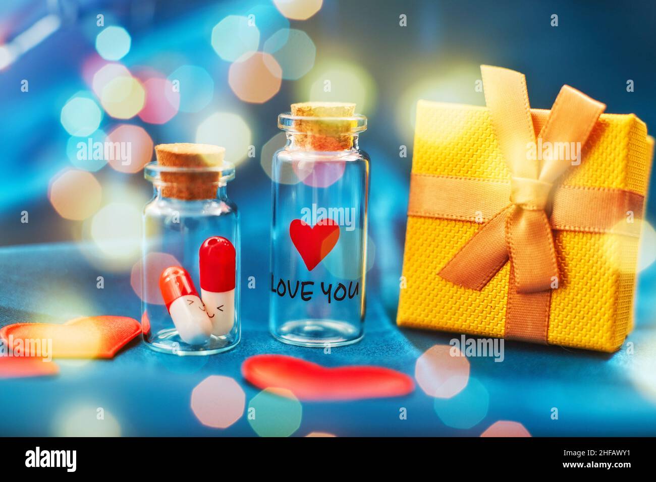 Love medicine. I love you .Tablets in jars are kissing, Happy Valentine's Day, Mother's Day ...