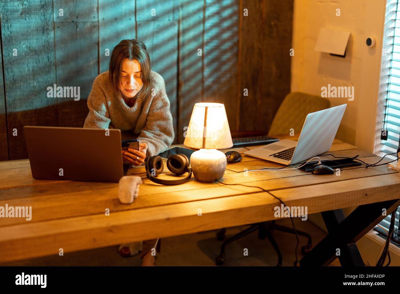 Woman office night interior hi-res stock photography and images - Alamy