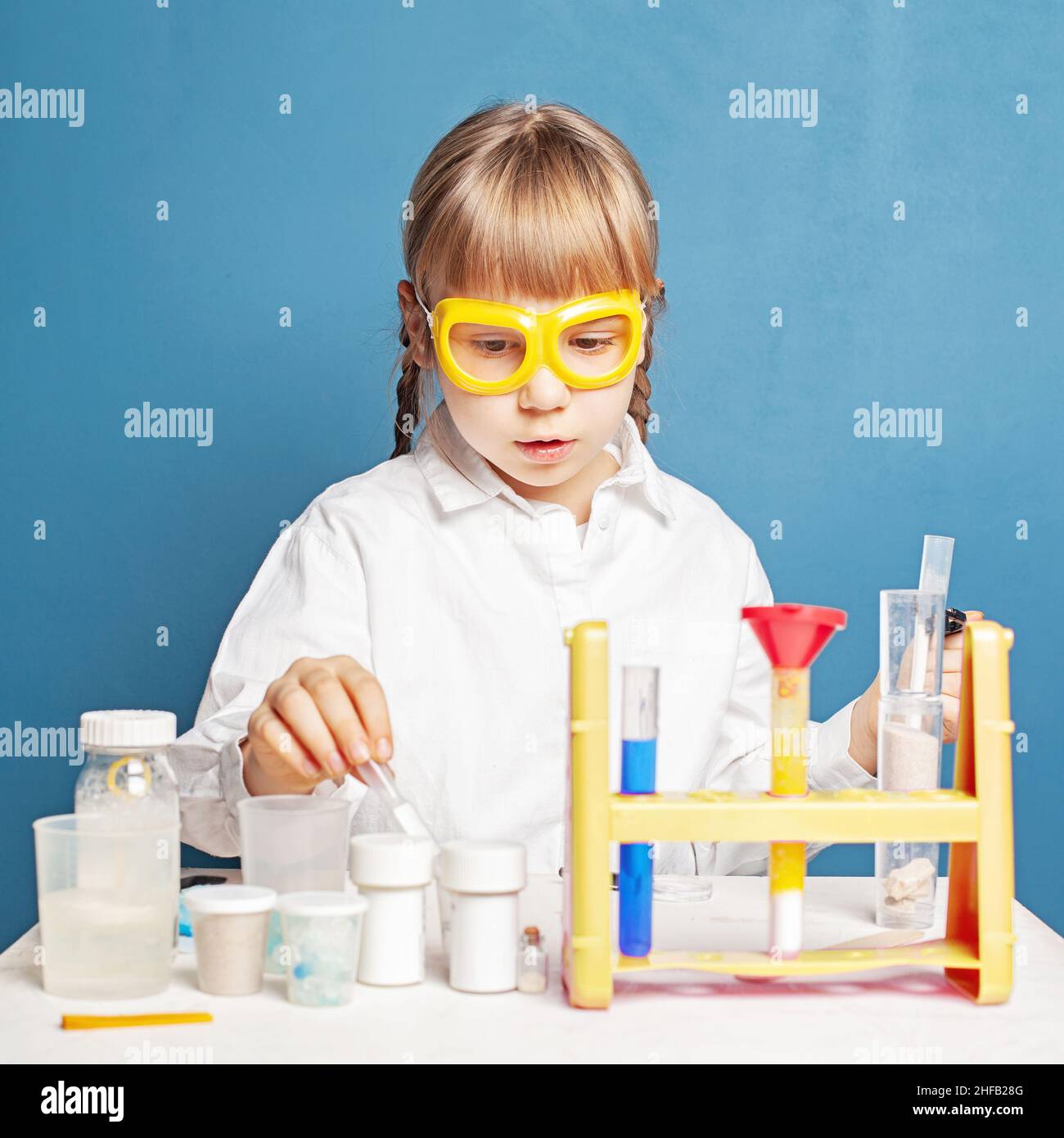 Children flasks hi-res stock photography and images - Alamy Children flasks hi-res stock photography and images - Alamy